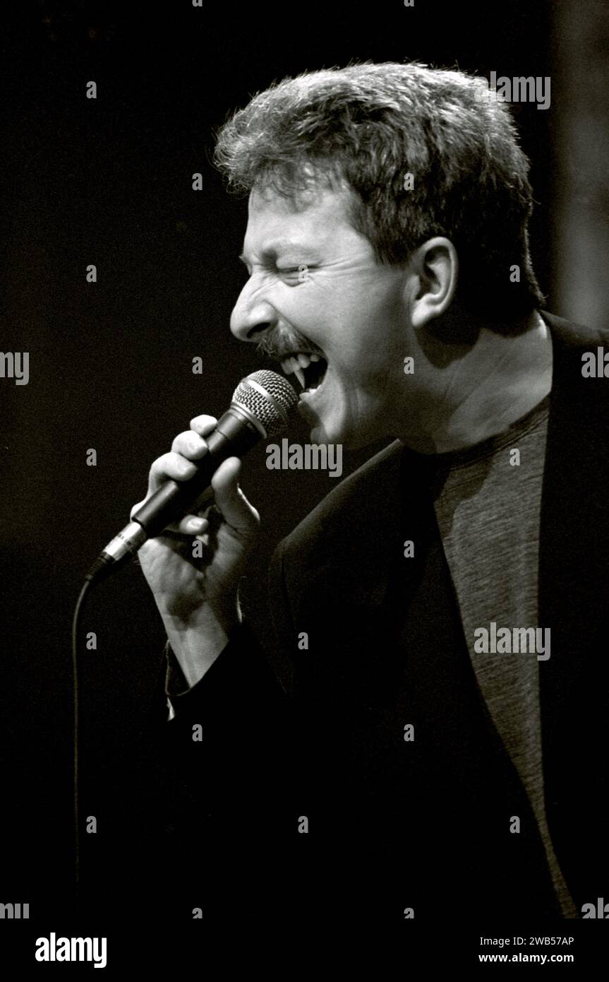 Milan Italy 1999-03-08 : Fabio Concato, Italian singer, during the live ...