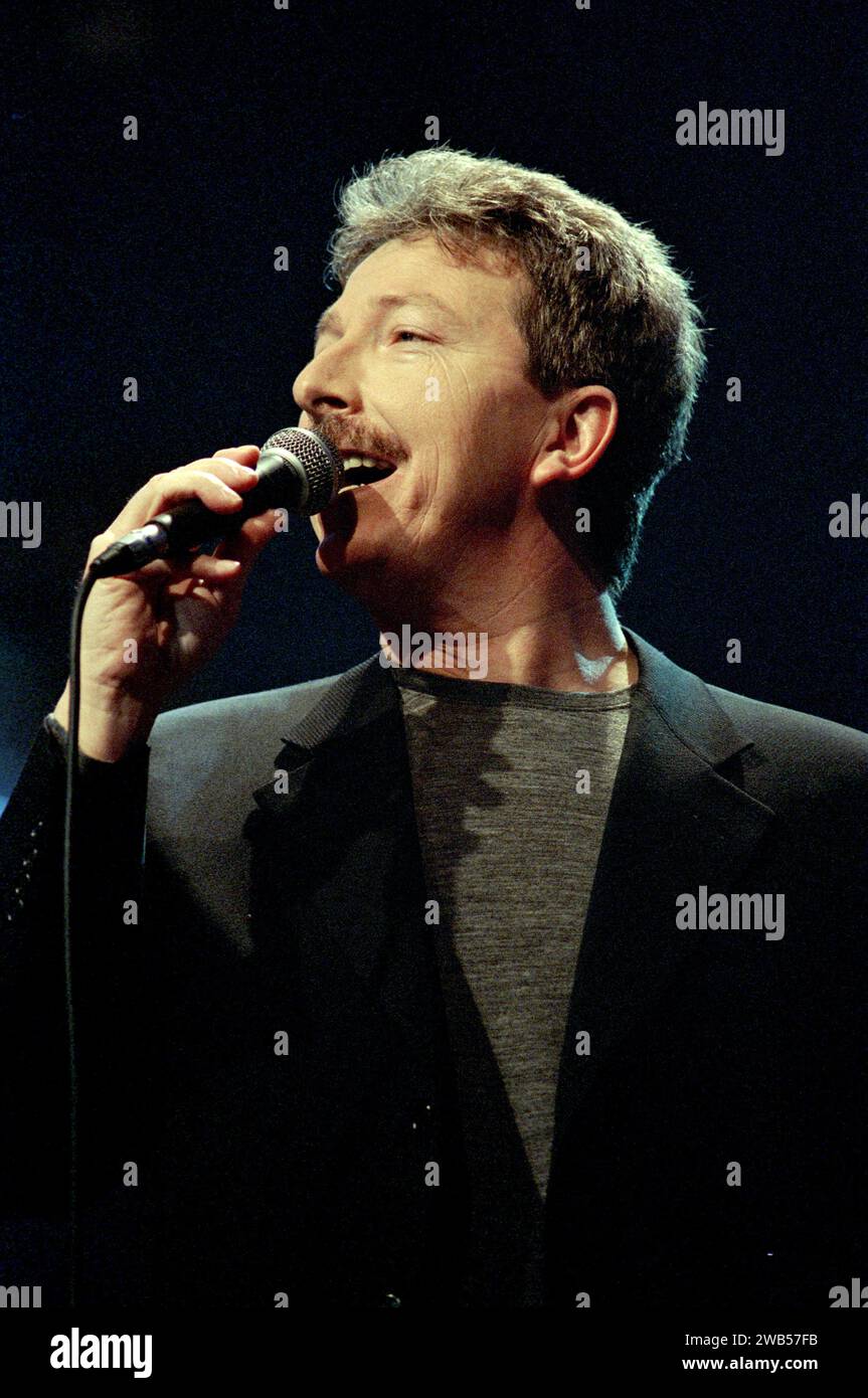 Milan Italy 1999-03-08 : Fabio Concato, Italian singer, during the live ...