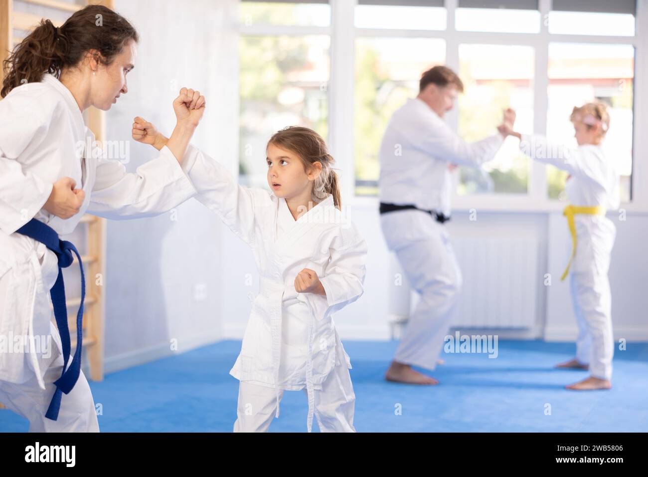 Karate lessons hi-res stock photography and images - Alamy