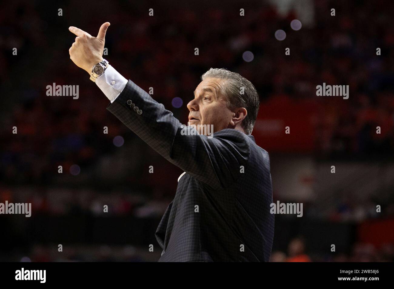 Kentucky head coach John Calipari coaches during the first half of an ...