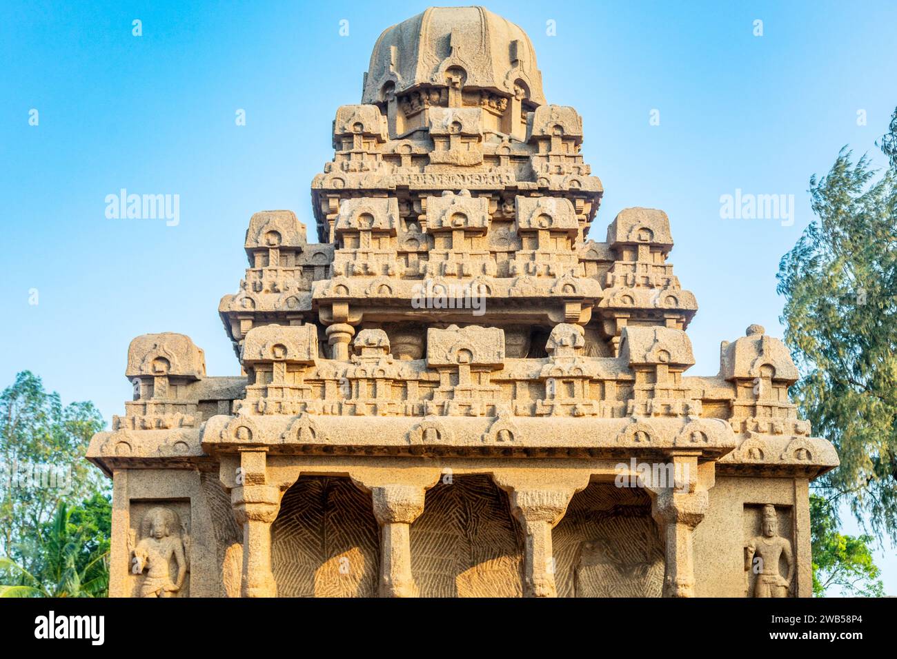 Tamil nadu stone sculptures hi-res stock photography and images - Alamy