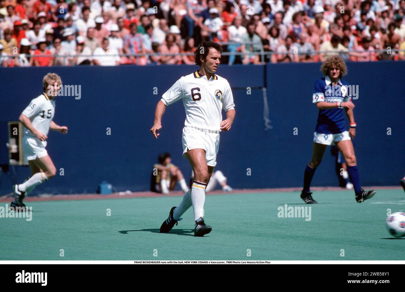 FRANZ BECKENBAUER runs with the ball, NEW YORK COSMOS v Vancouver, 7909 ...