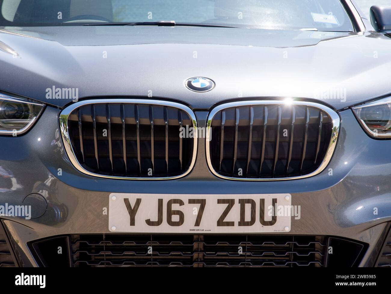 Modern luxury suv bmw hi-res stock photography and images - Alamy