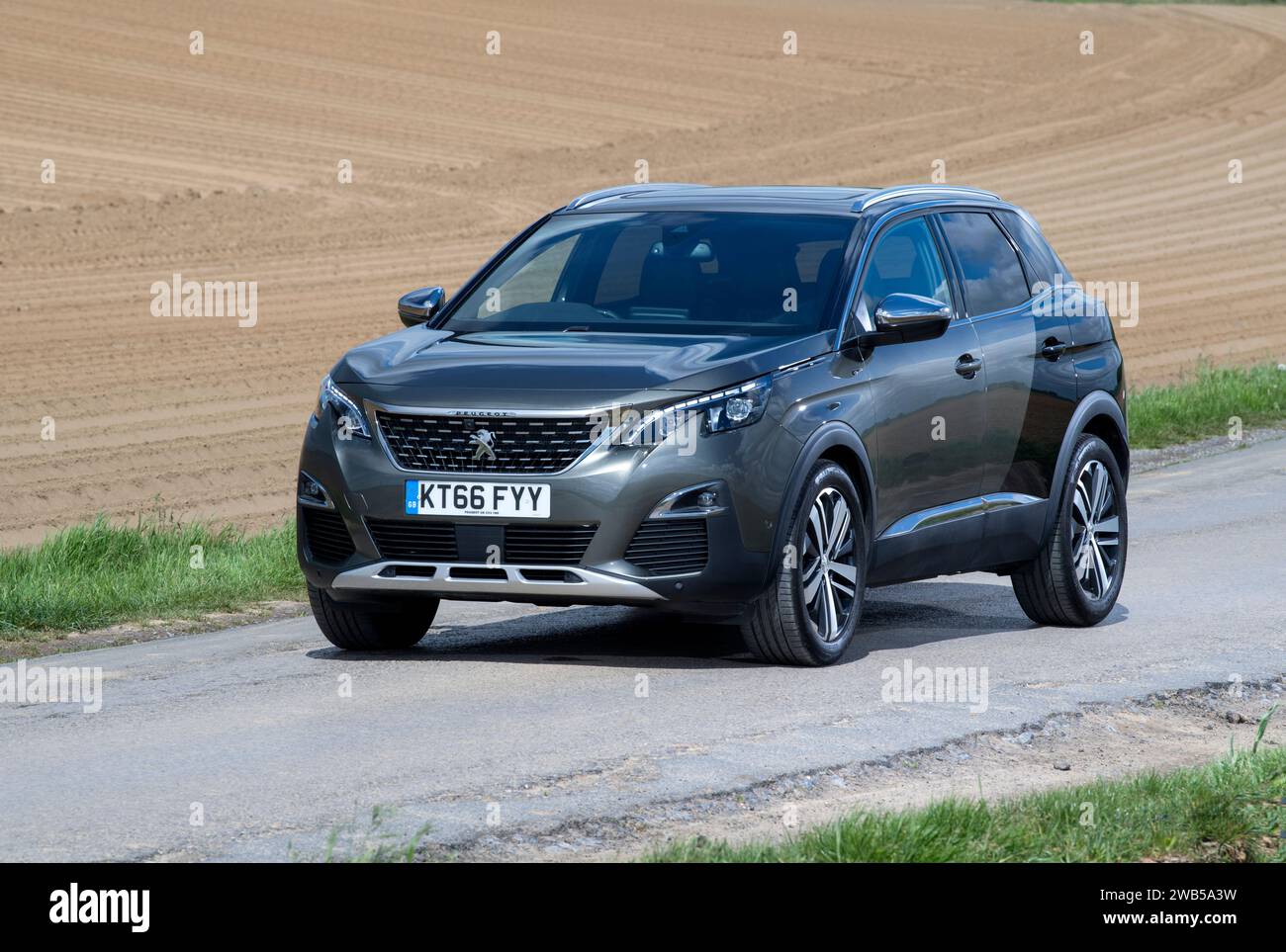 Peugeot 3008 2018 hi-res stock photography and images - Alamy
