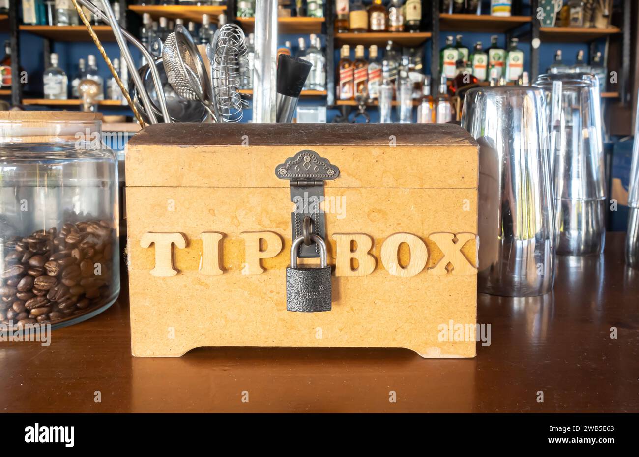 Wooden travel box hi-res stock photography and images - Alamy