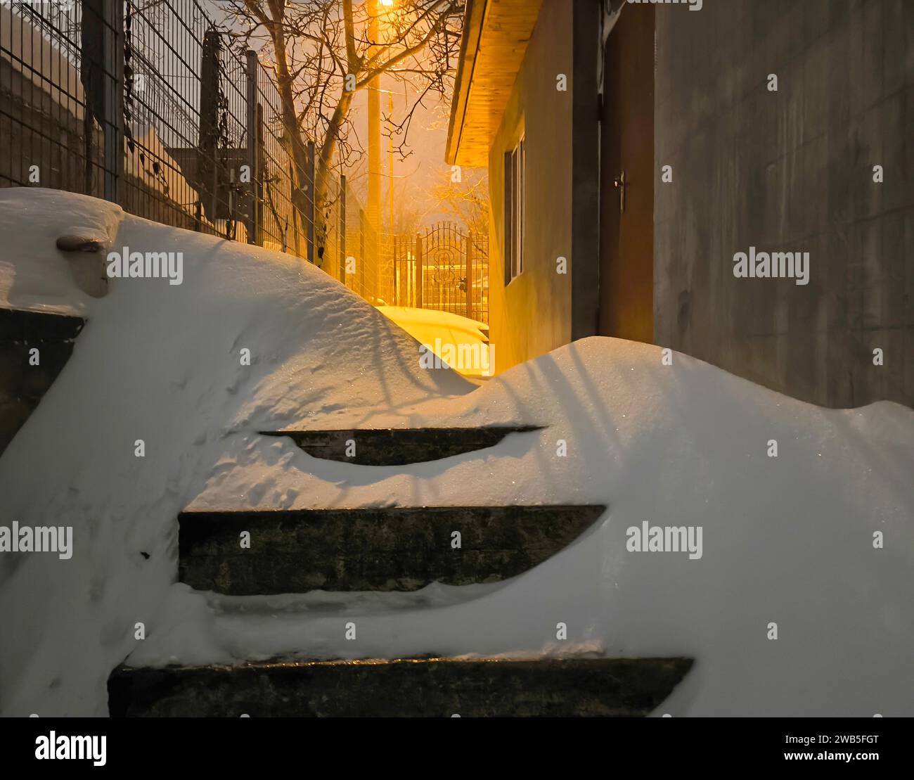 Frozen stairs night winter hi-res stock photography and images - Alamy
