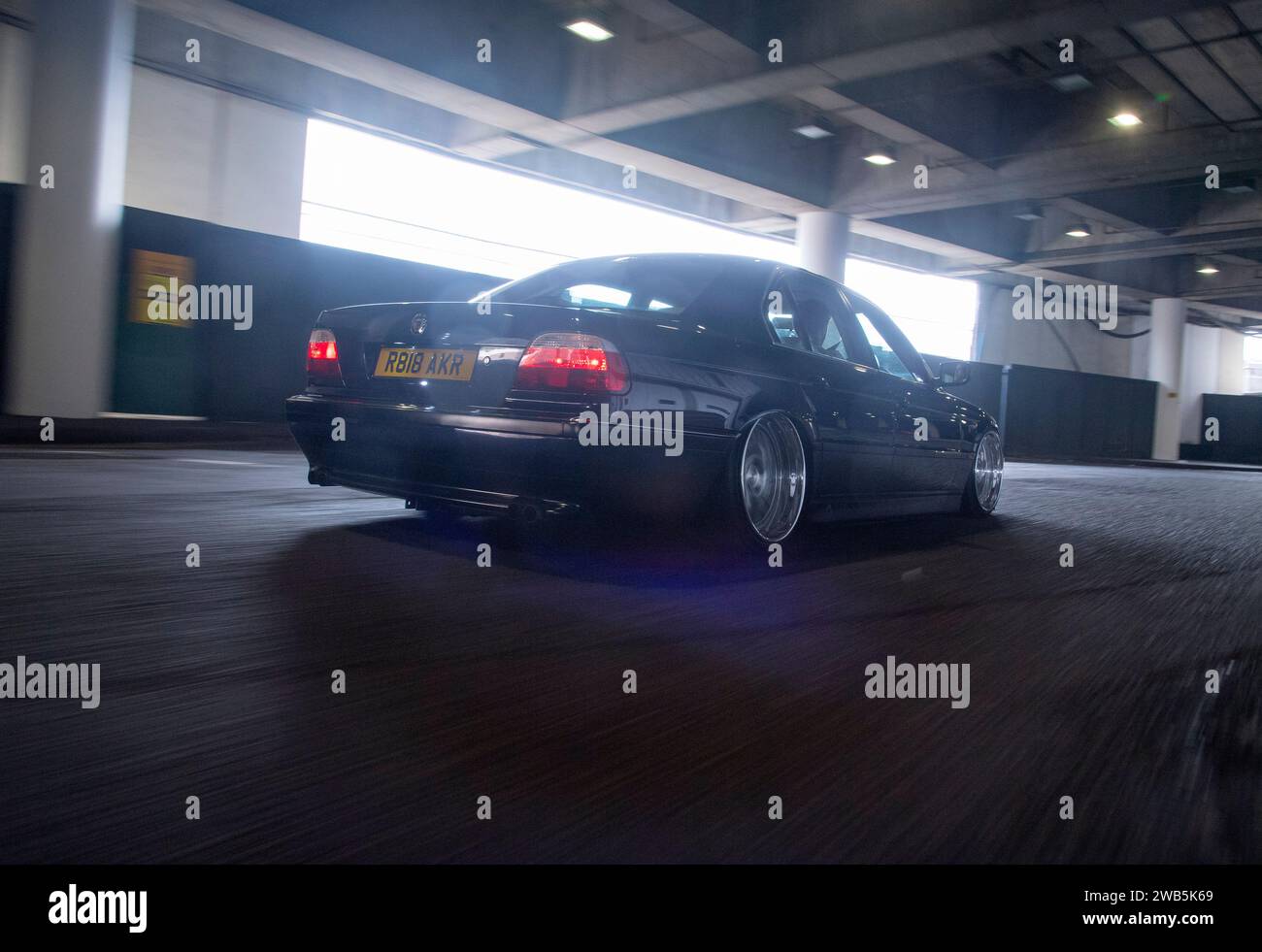 Modified E38 BMW 7 Series, lowered on air bag adjustable height ...