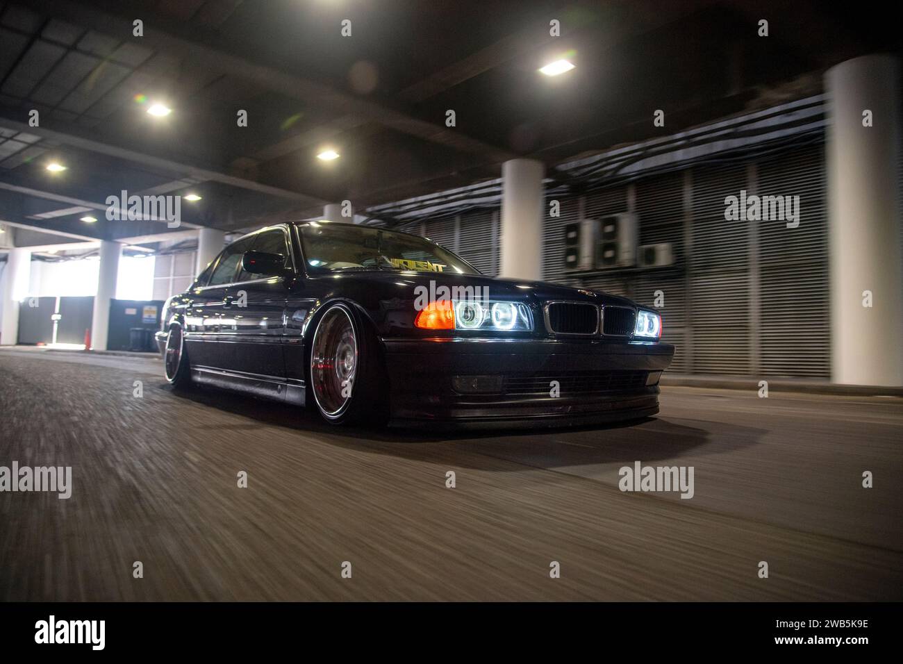 Modified E38 BMW 7 Series, lowered on air bag adjustable height ...