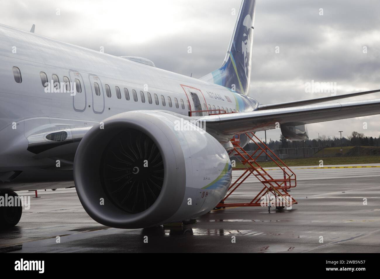 Portland, United States. 08th Jan, 2024. NTSB investigators sealed off ...