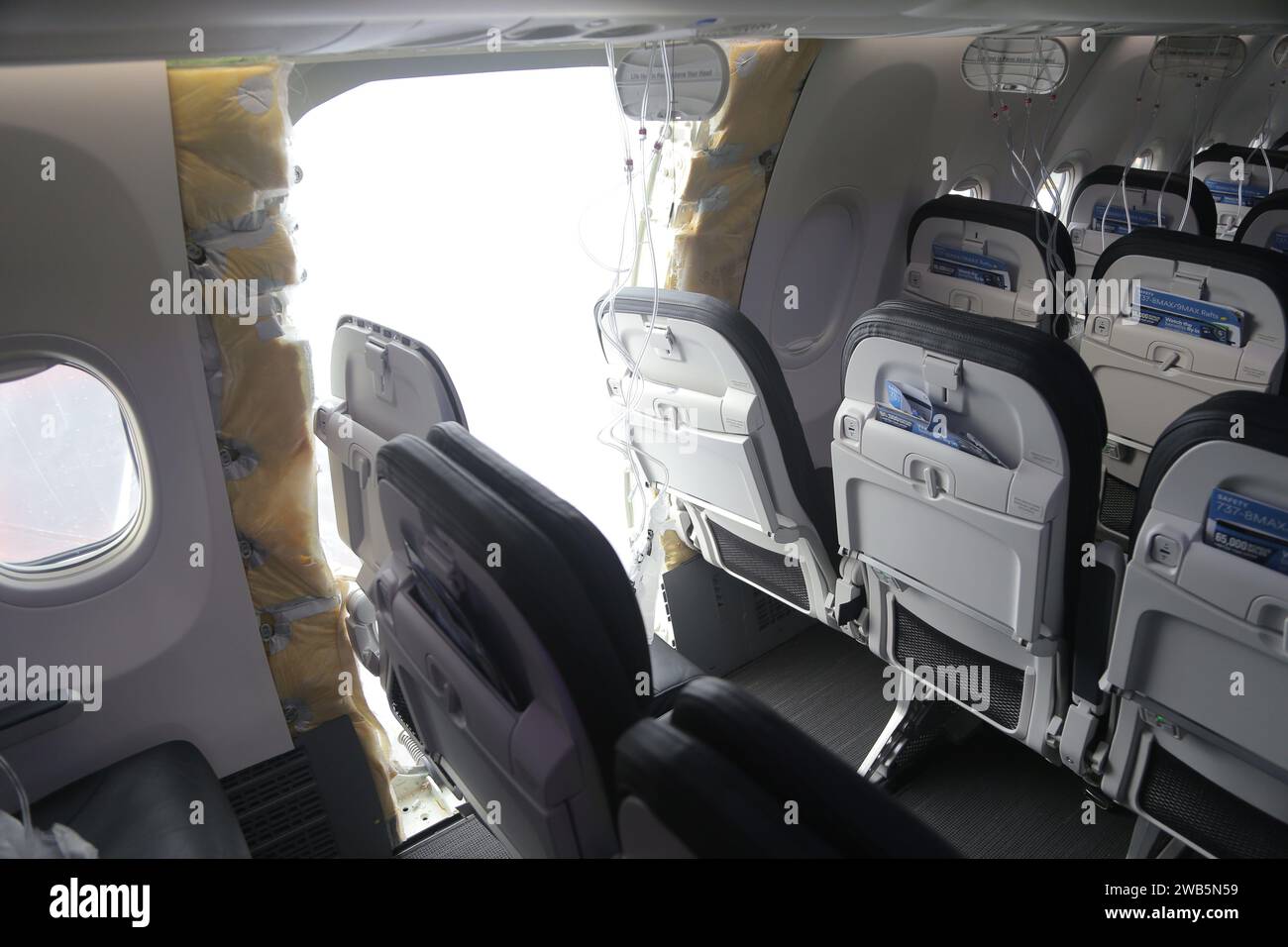 737 max cockpit hi-res stock photography and images - Alamy