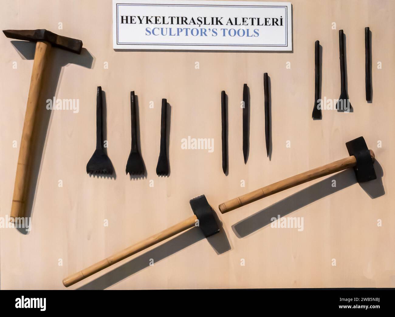 Sculptor's tools hi-res stock photography and images - Alamy