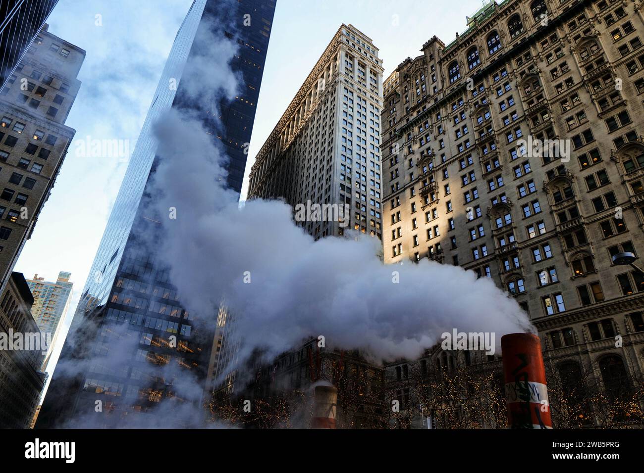 New York, New York, USA. 7th Jan, 2024. Con Ed steam venting on the ...