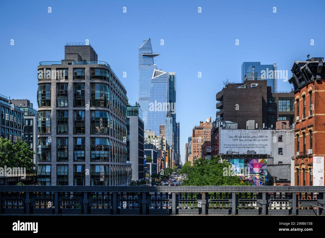 Panoramic view from the Hudson Yards High Line and The Edge skyscraper ...