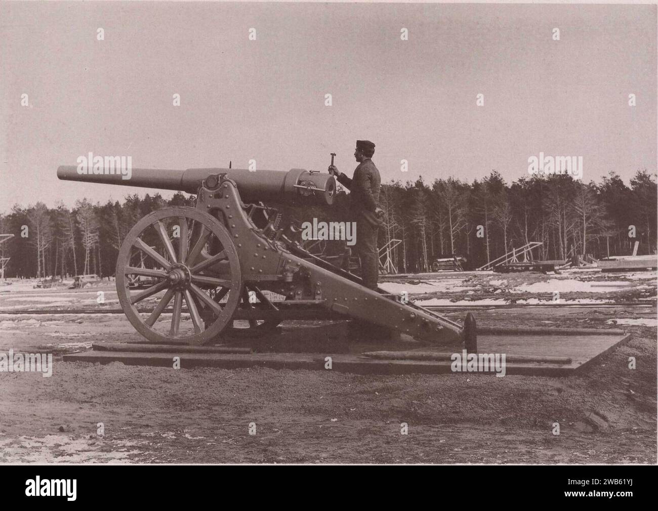 12 cm. garrison and siege gun L30 C88 on travelling carriage with ...