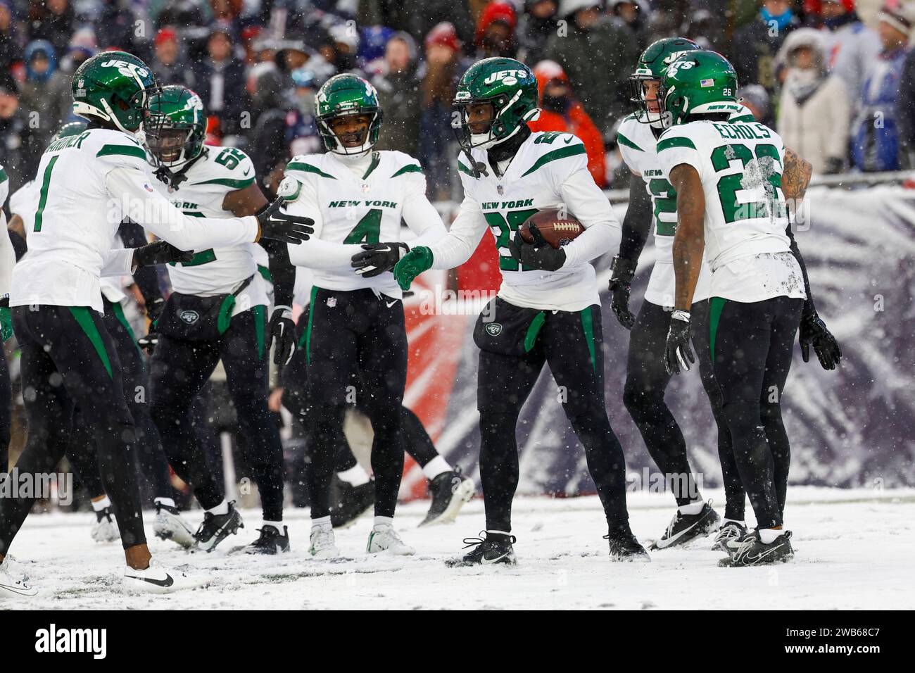 New York Jets safety Tony Adams (22) reacts with teammates after an ...