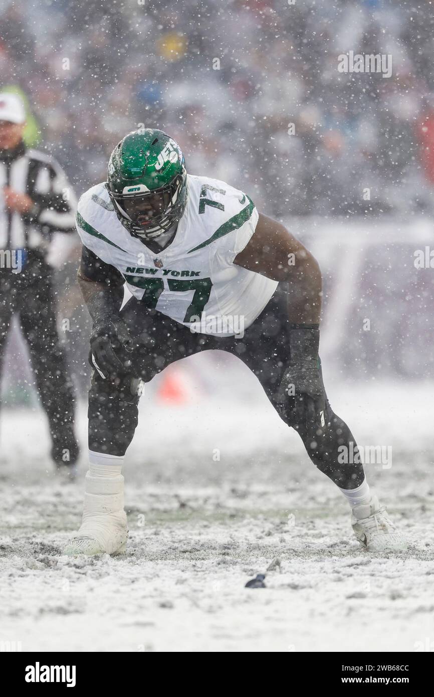 New York Jets offensive tackle Mekhi Becton (77) at the line of ...