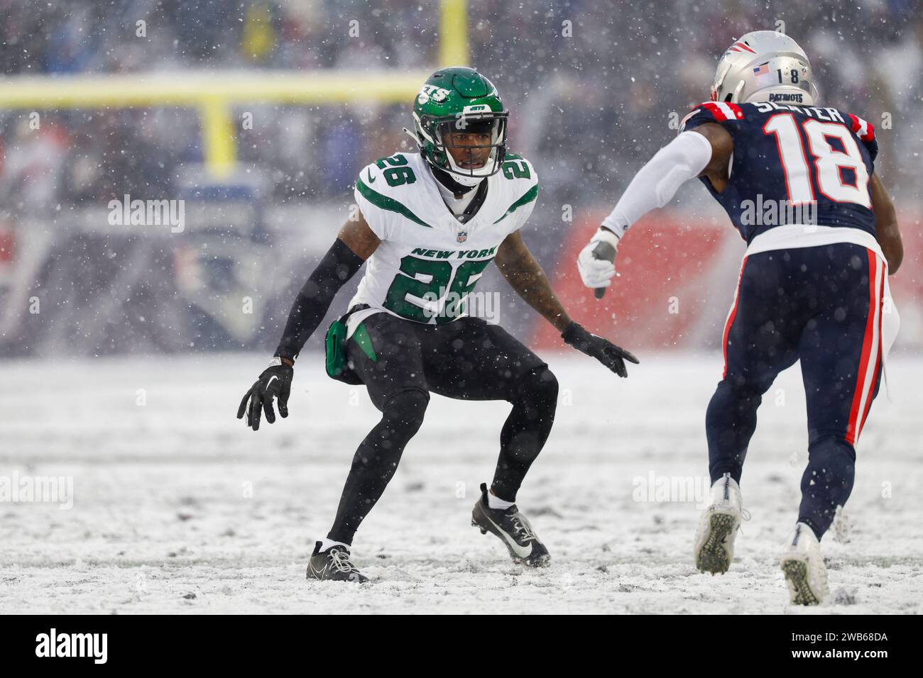 New England Patriots cornerback Shaun Wade (26) prepares to cover New ...