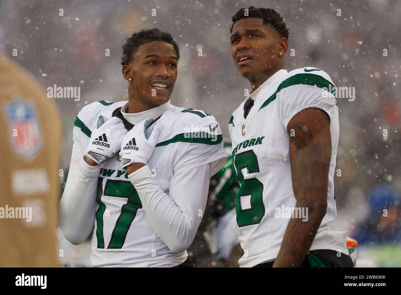 New York Jets wide receiver Garrett Wilson (17) talks with wide ...