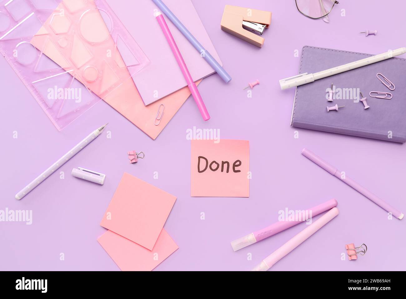 Word done written on paper hi-res stock photography and images - Alamy