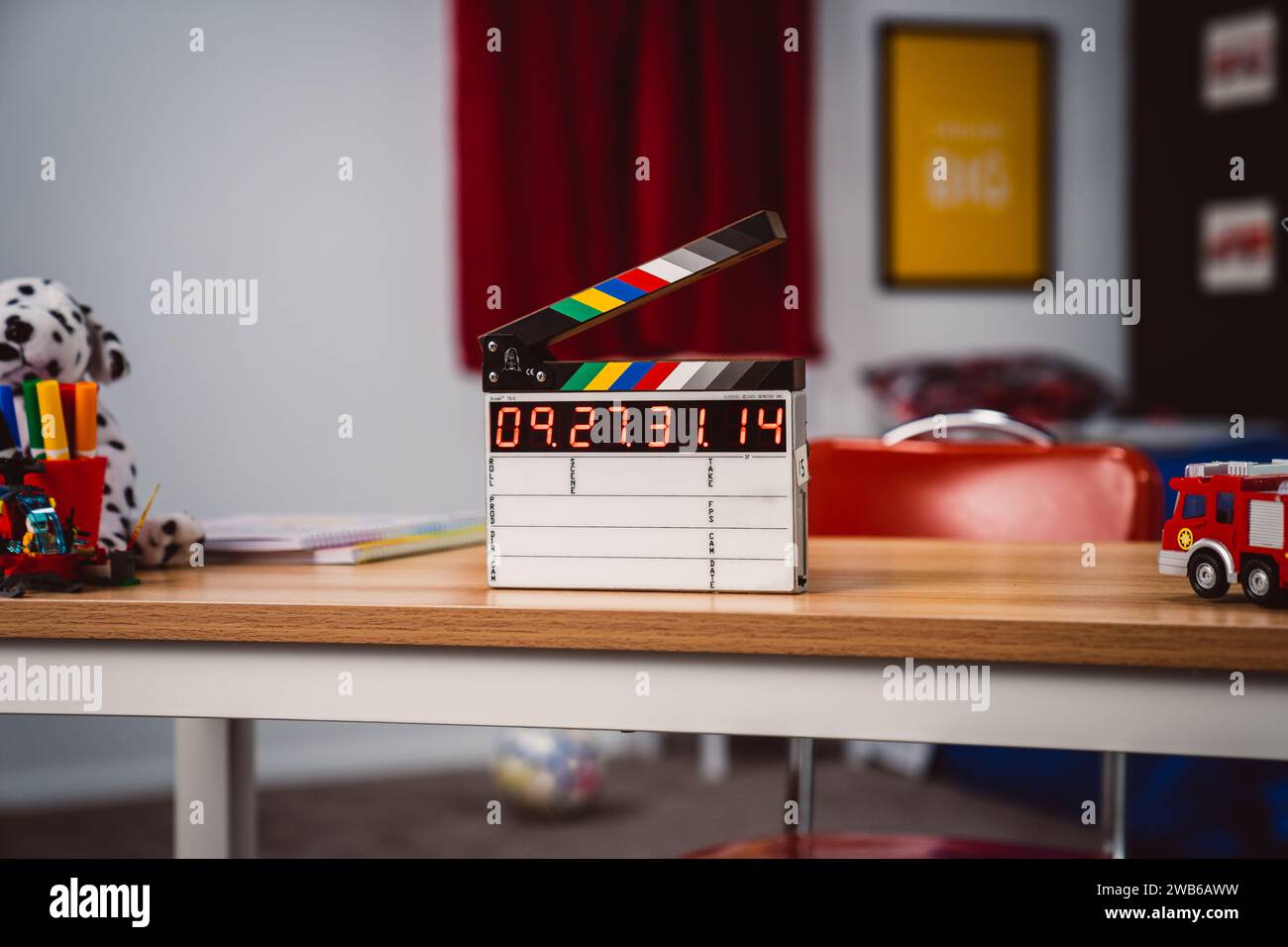 Movie slate on film set Stock Photo - Alamy