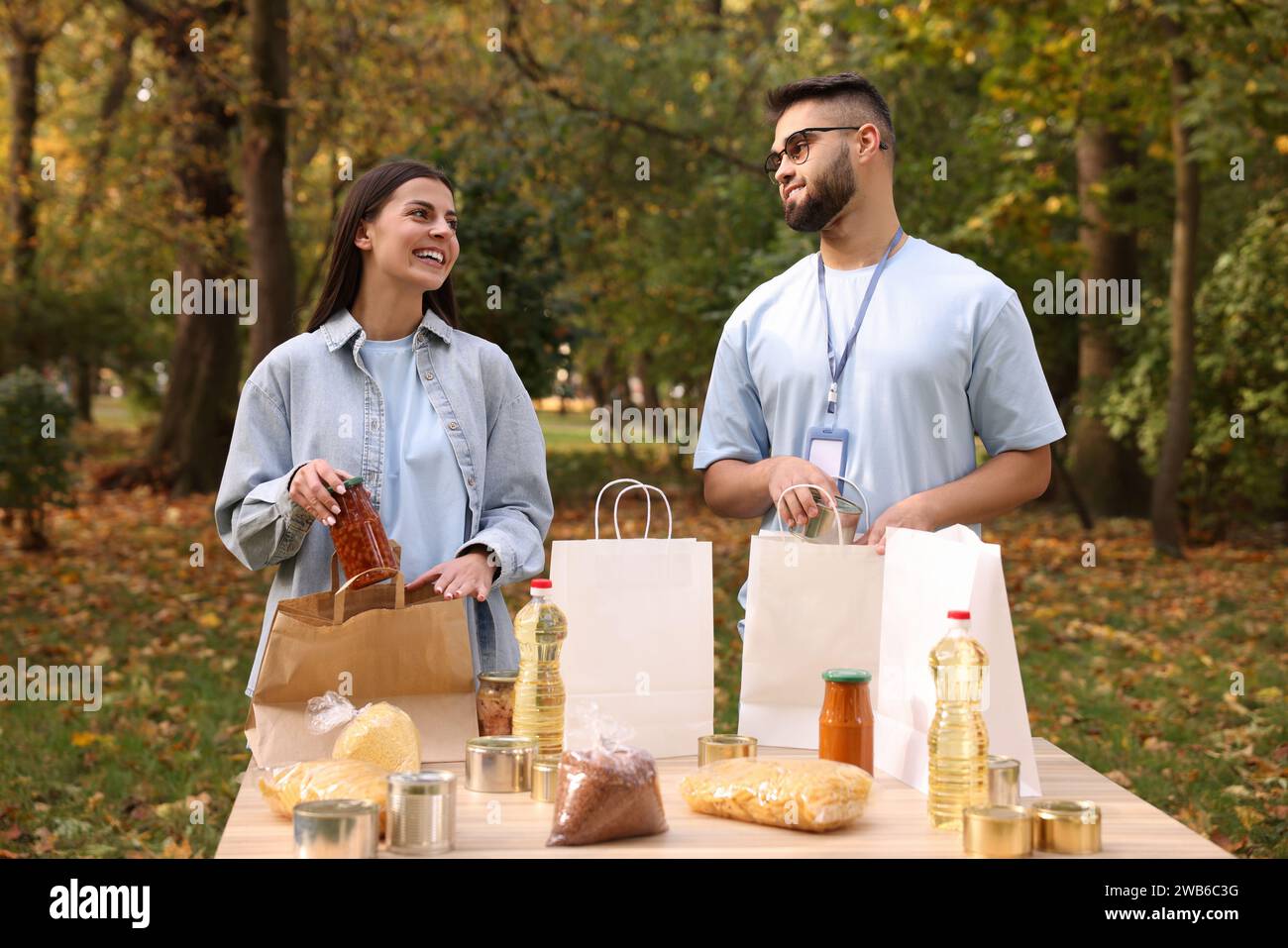 Aid food bags woman hi-res stock photography and images - Alamy