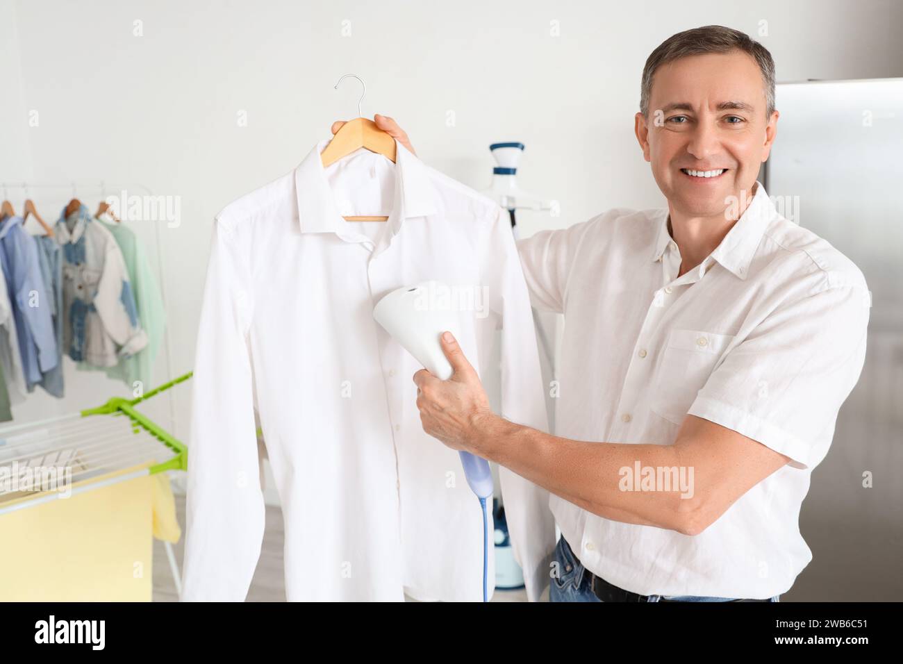 Steaming apparatus hi-res stock photography and images - Alamy