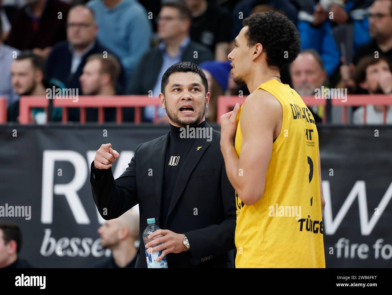 Tuebingen, Deutschland. 08th Jan, 2024. v. l. Head-Coach Danny Jansson ...