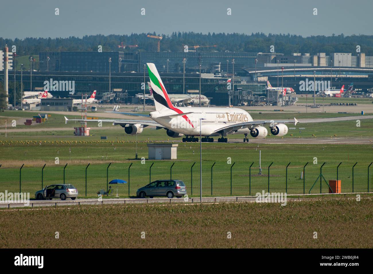 Runway lineup hi-res stock photography and images - Alamy