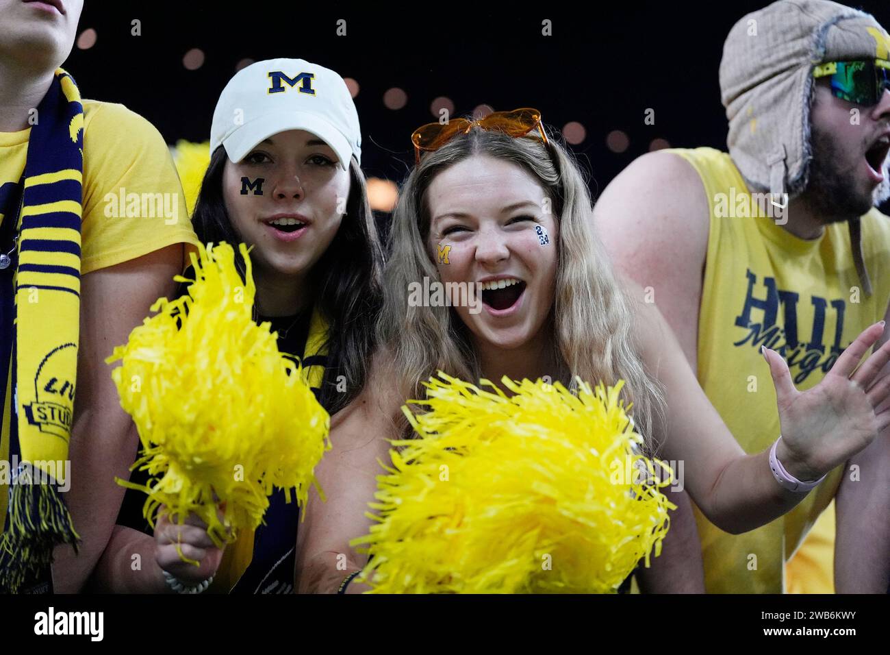 Houston, United States. 08th Jan, 2024. Michigan Wolverines fans cheer ...
