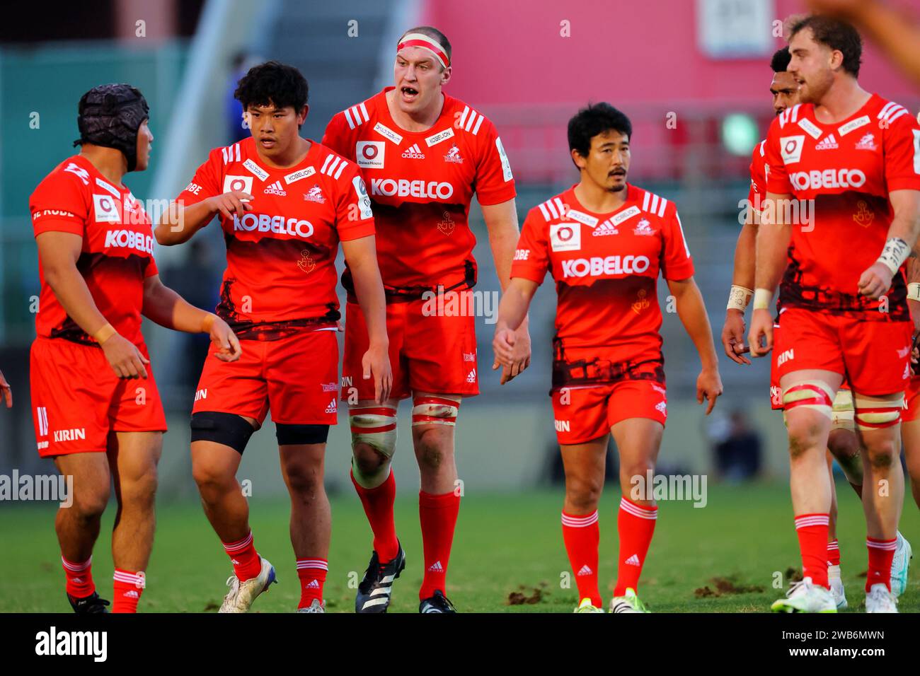 Tokyo, Japan. 6th Jan, 2024. KOBELCO KOBE STEELERS team group(Steelers ...