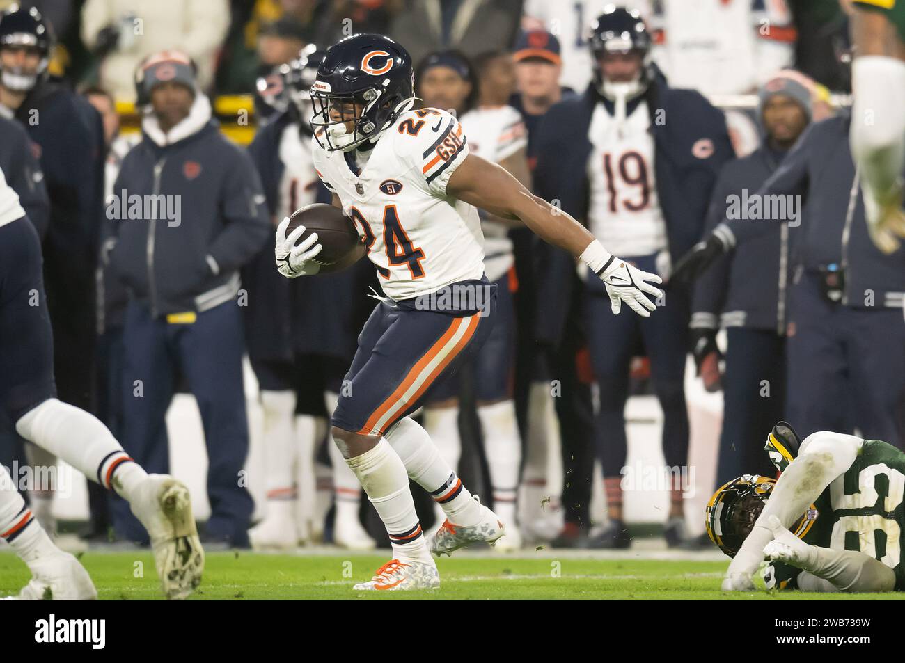 Green Bay, WI, USA. 7th Jan, 2024. Chicago Bears running back Khalil ...