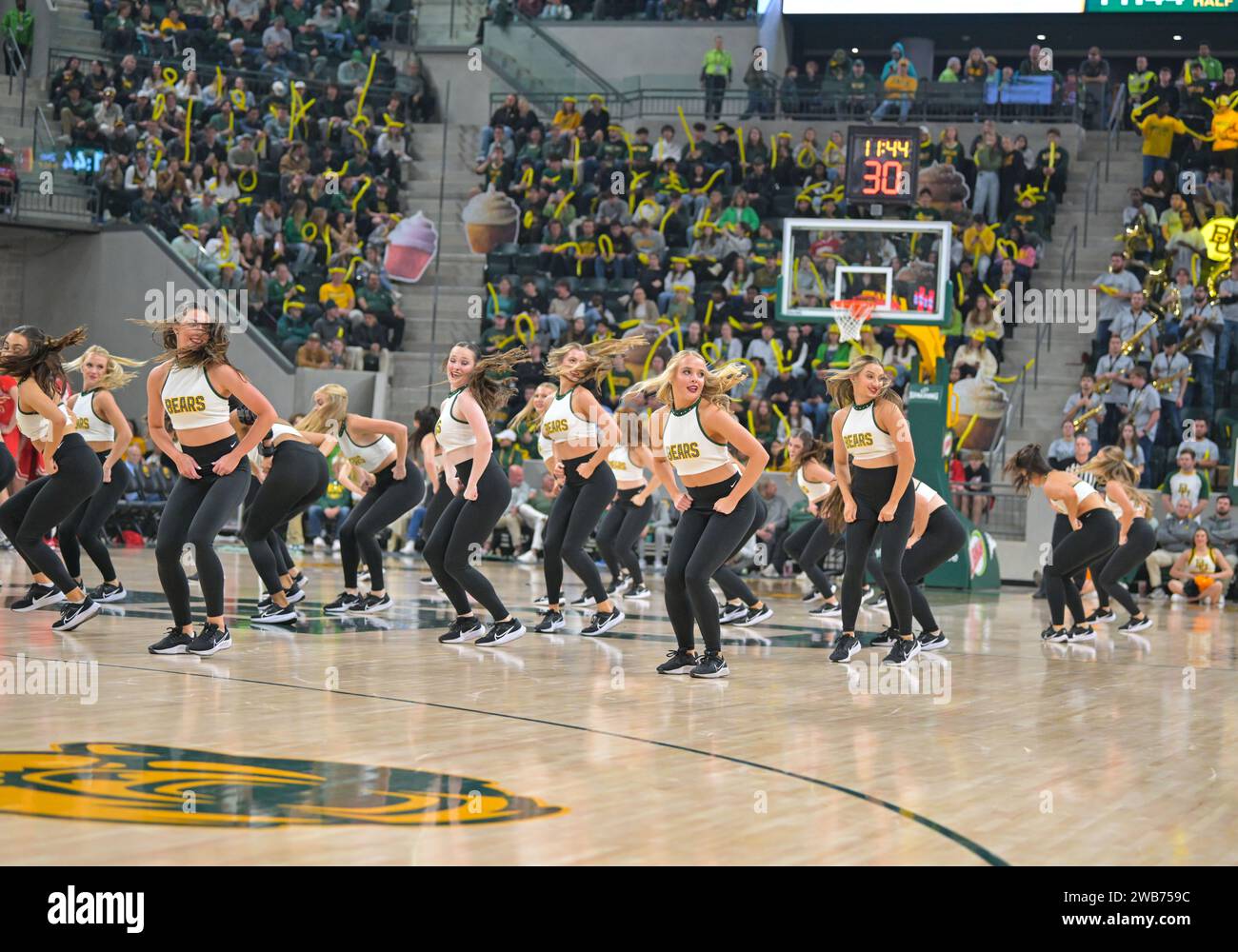 Waco, Texas, USA. 2nd Jan, 2024. Baylor Bears song leaders perform ...