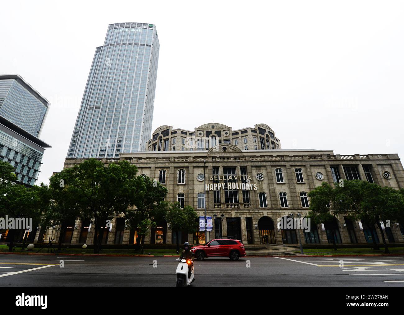 Modern skyline in Xinyi district in Taipei, Taiwan Stock Photo - Alamy