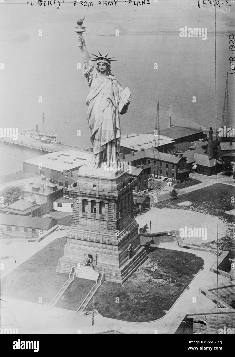 Liberty plane Black and White Stock Photos & Images - Alamy