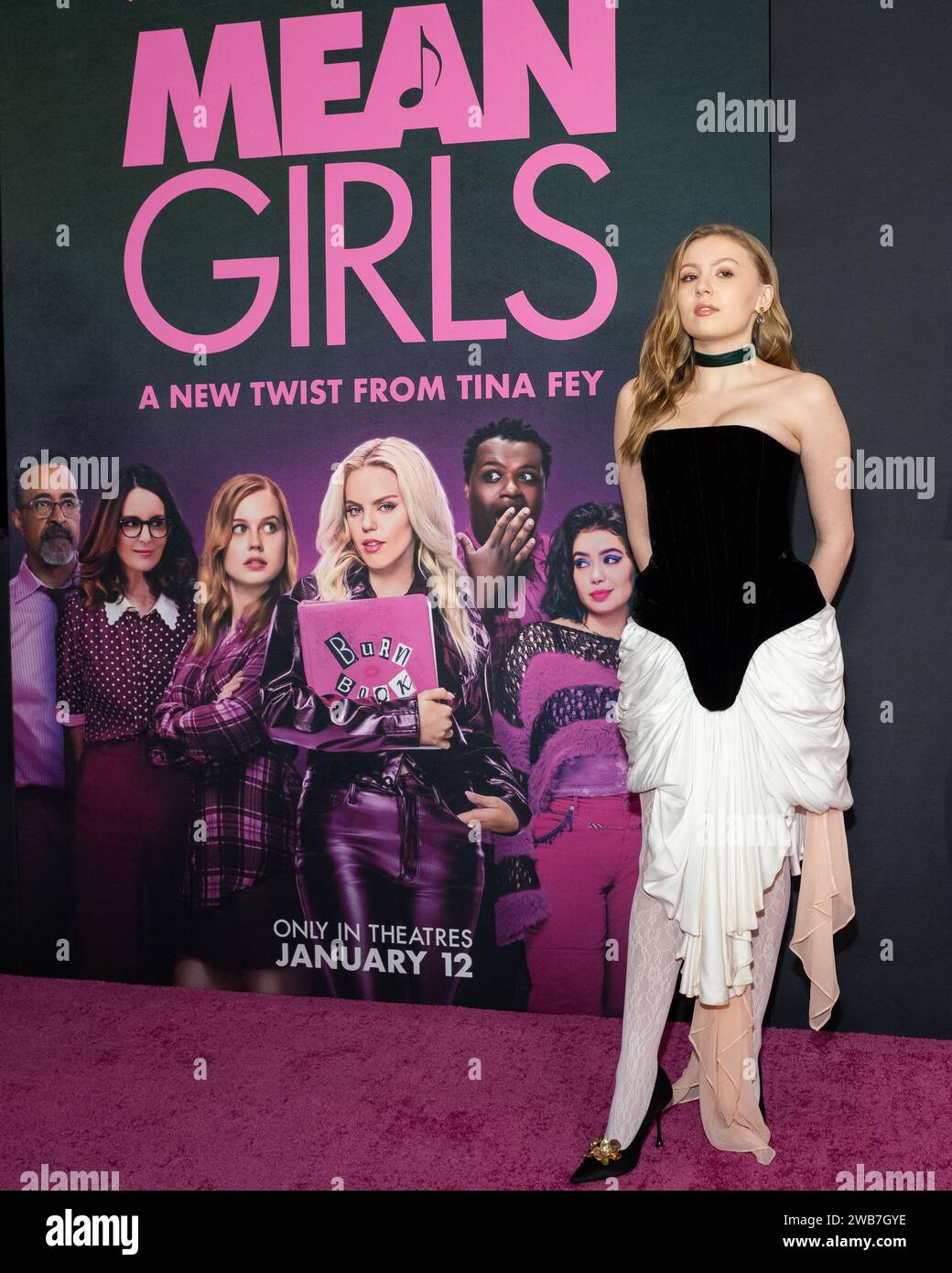New York, USA. 08th Dec, 2023. Bebe Wood arrives on the 'pink' carpet ...