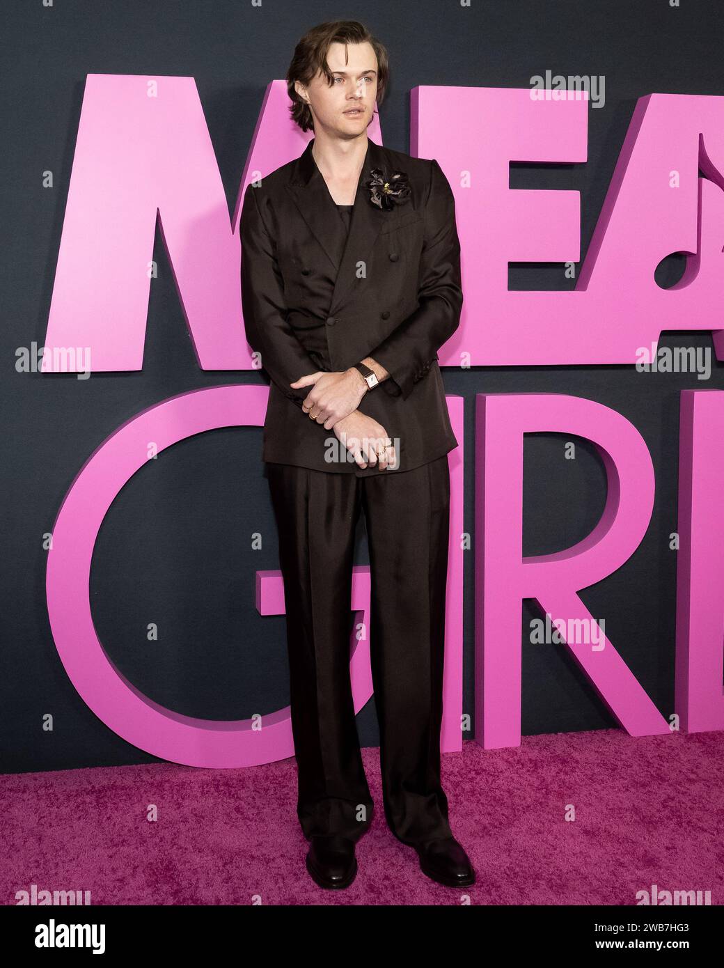 New York, USA. 08th Dec, 2023. Christopher Briney arrives on the 'pink ...
