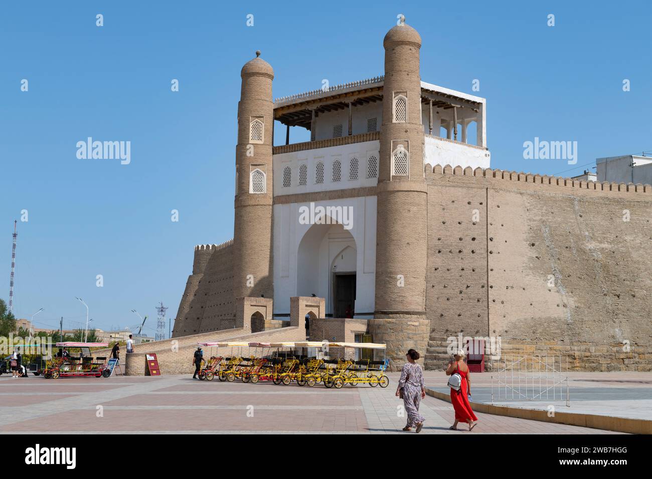 BUKHARA, UZBEKISTAN - SEPTEMBER 09, 2022: The main gate of the ancient ...