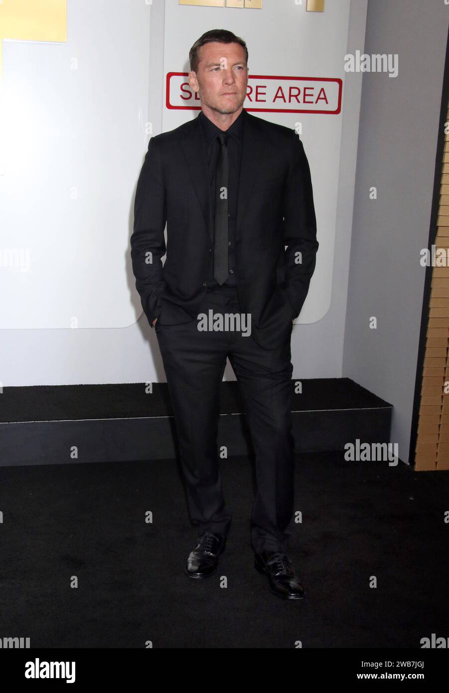 Sam worthington lift hi-res stock photography and images - Alamy