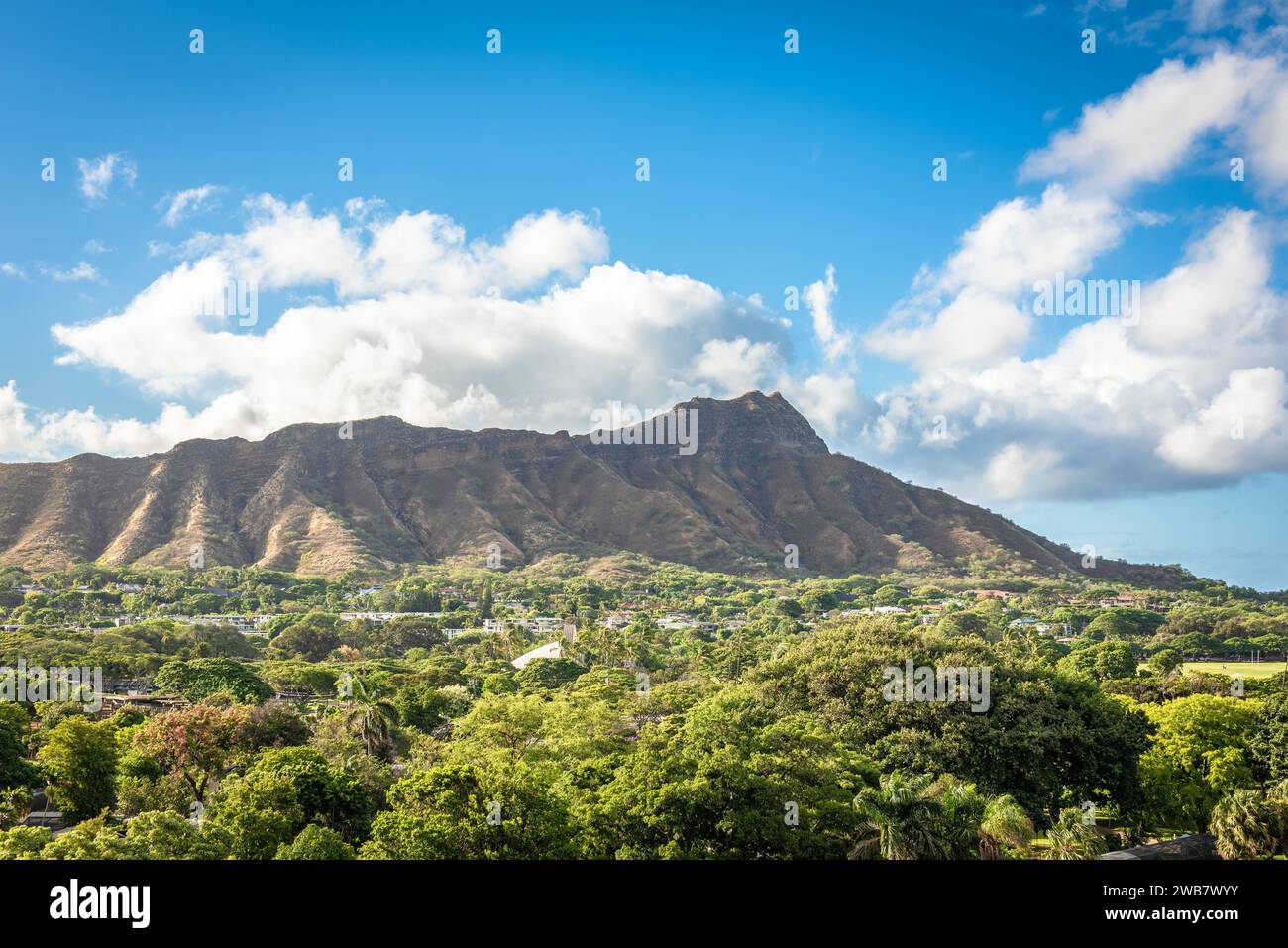 Oahu Hawaii. diamond head Stock Photo - Alamy