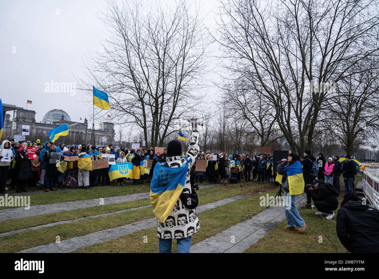 Russian arm ukraine hi-res stock photography and images - Alamy