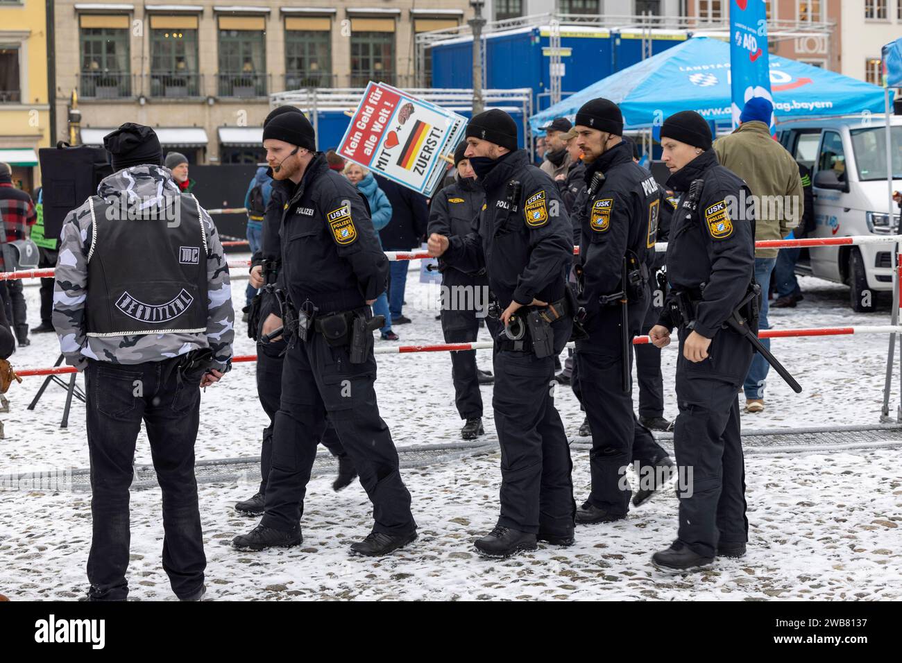 AFD Demo auf dem Max-Joseph-Platz vor der Oper in München / Datum: 08. ...