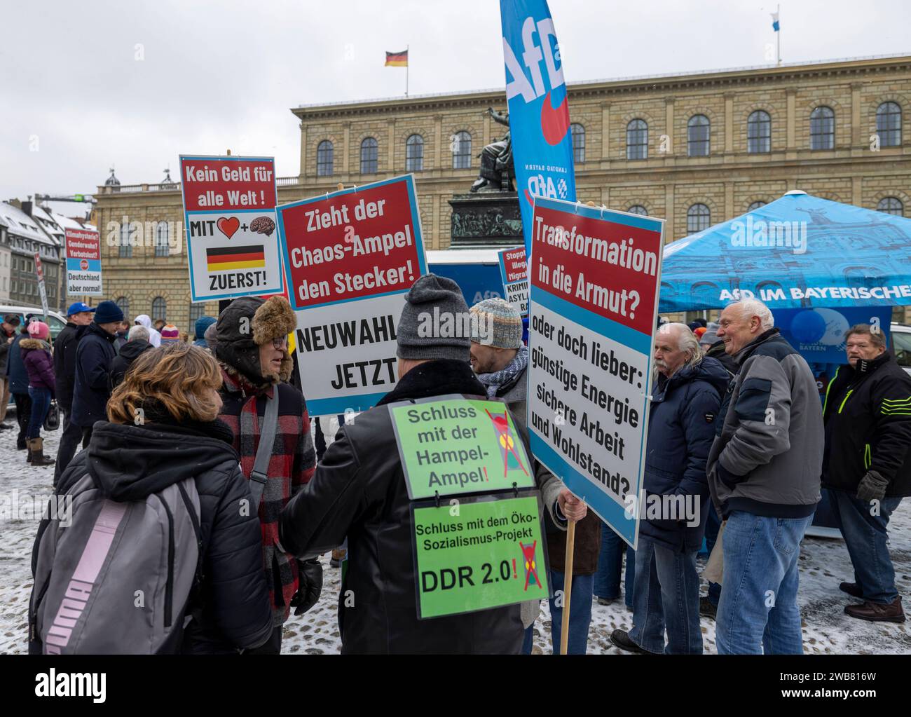 AFD Demo auf dem Max-Joseph-Platz vor der Oper in München / Datum: 08. ...