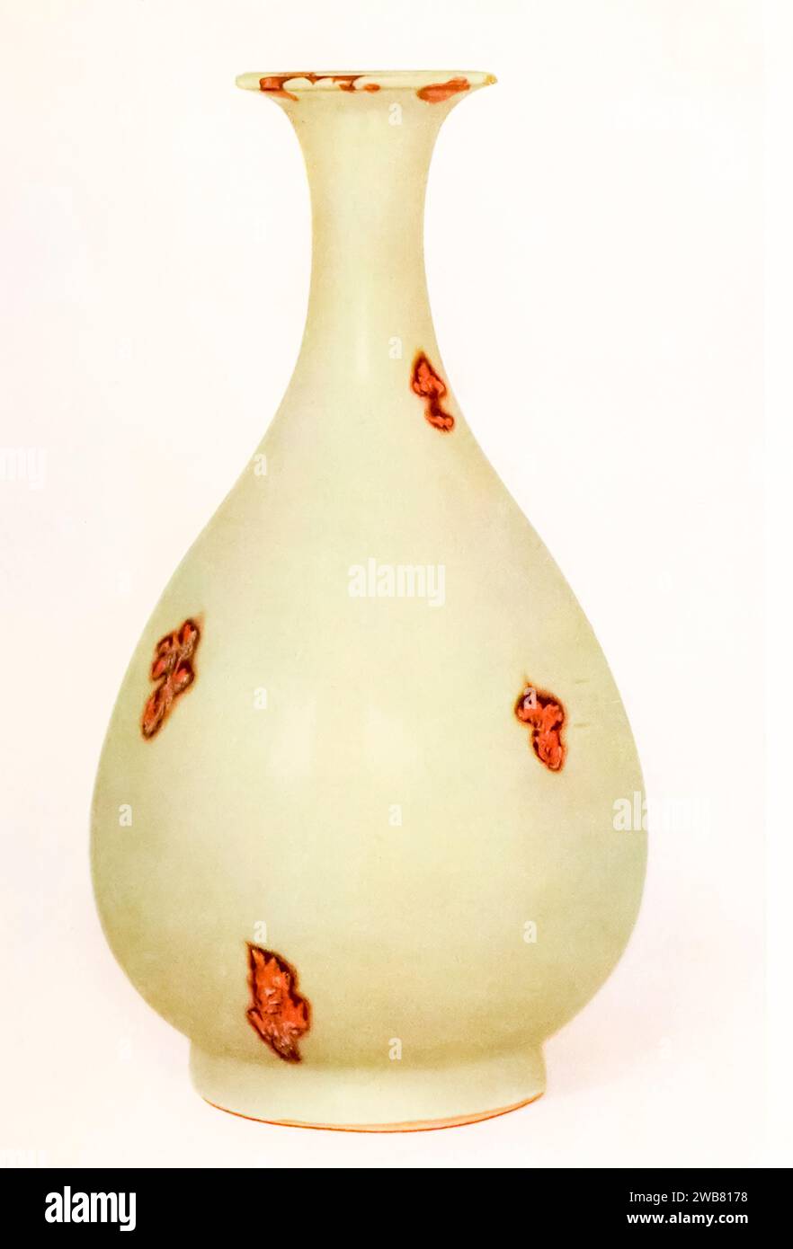 Celadon pottery hi-res stock photography and images - Alamy