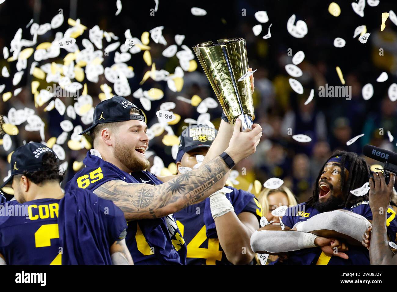 Houston, TX, USA. 8th Jan, 2024. Michigan Wolverines offensive lineman ...