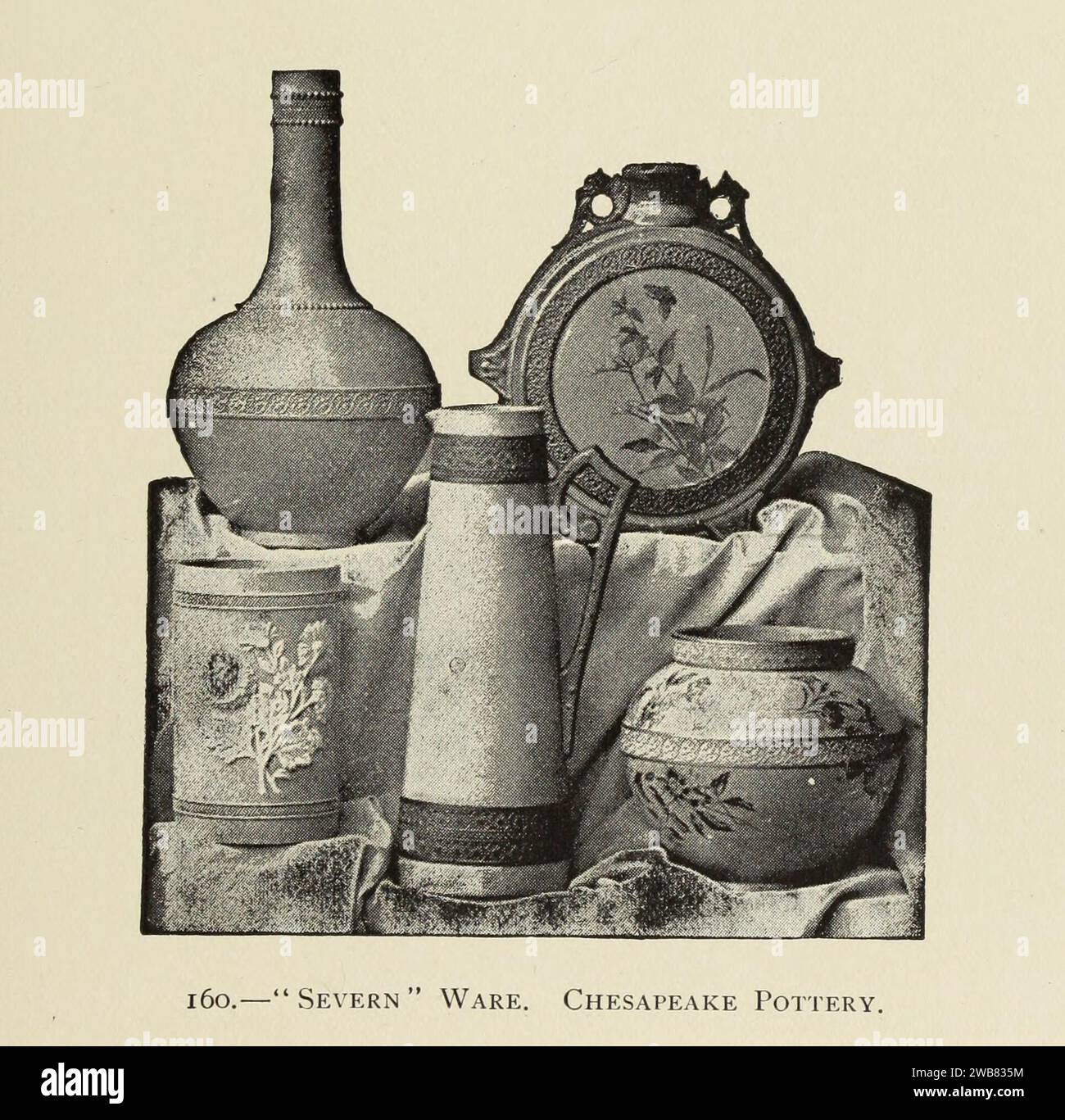 Majolica ware pottery hi-res stock photography and images - Alamy