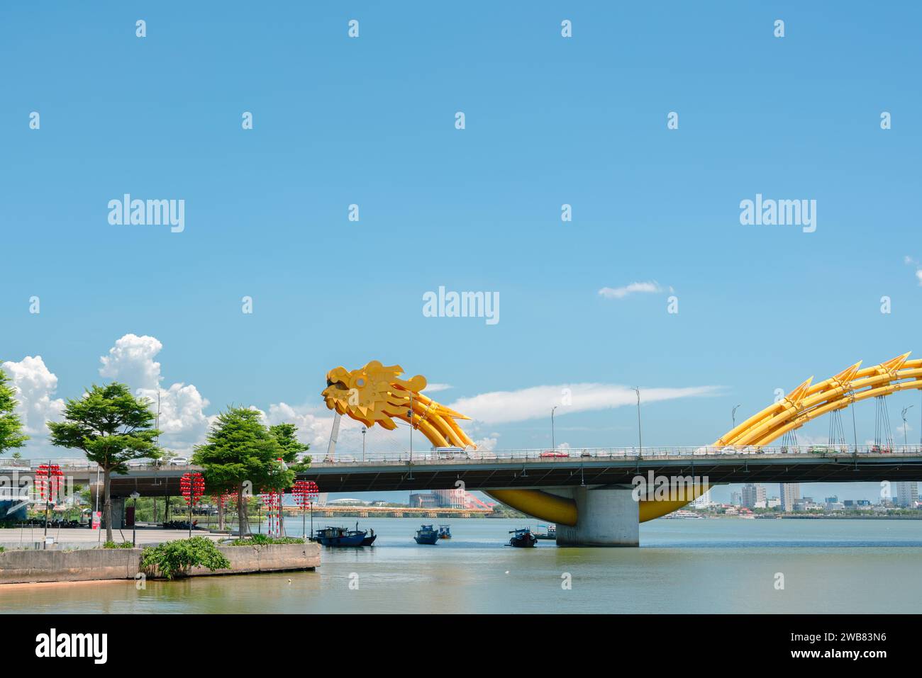 Dragon bridge and Han river in Danang, Vietnam Stock Photo - Alamy