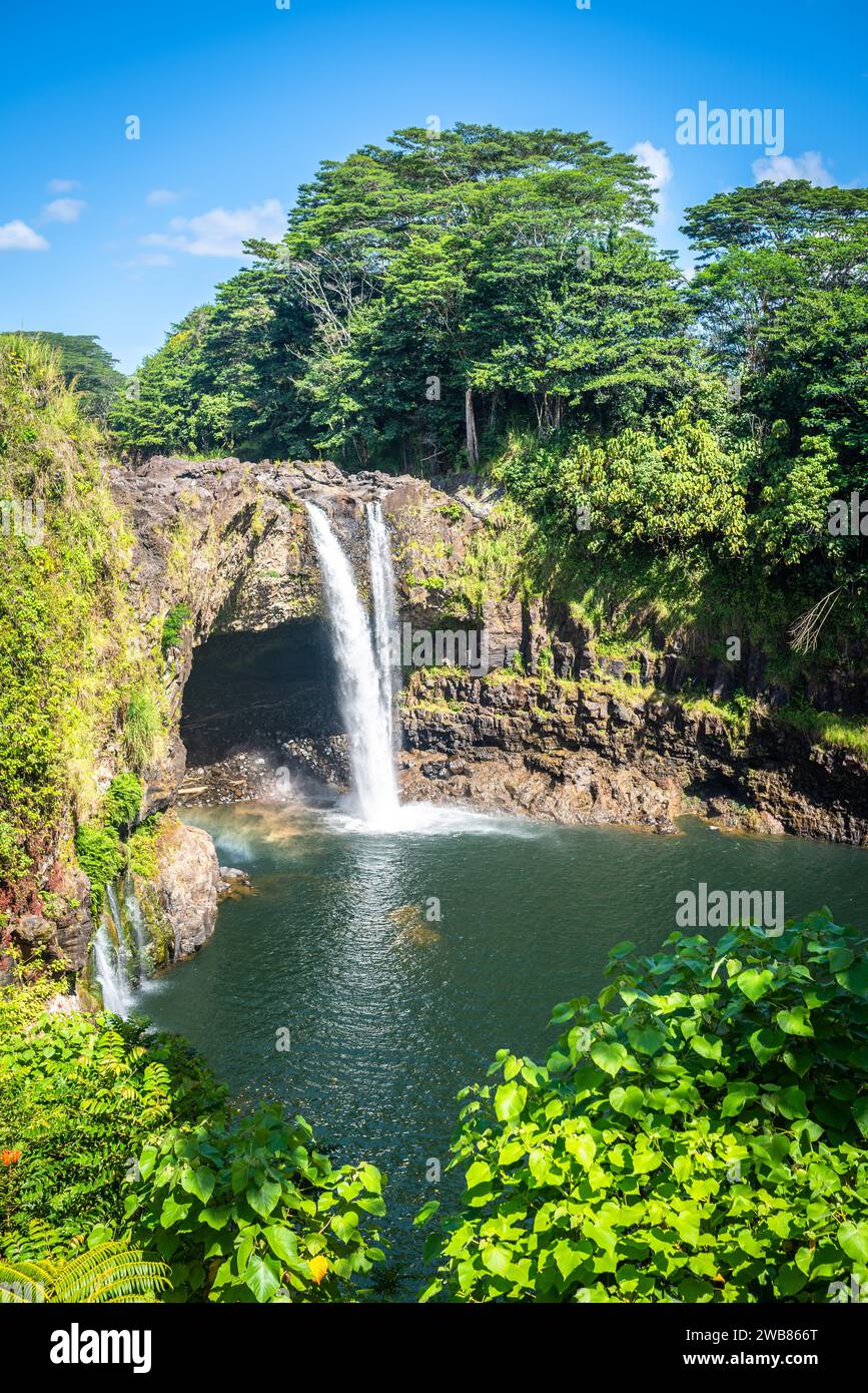 Hawaii rainbow falls hi-res stock photography and images - Alamy