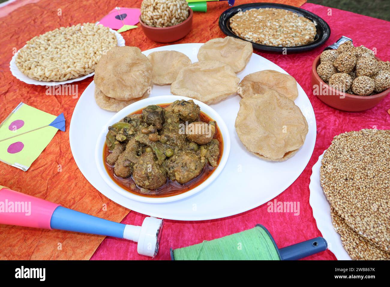 Makar sankranti special food, Uttarayan festival food Undhiyu and poori ...