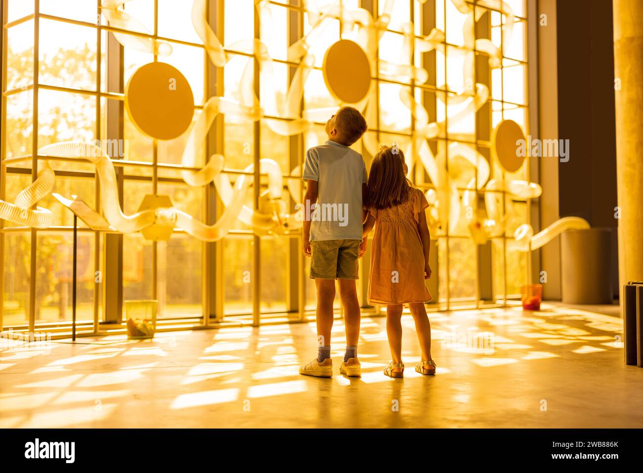 Kids in science museum Stock Photo - Alamy
