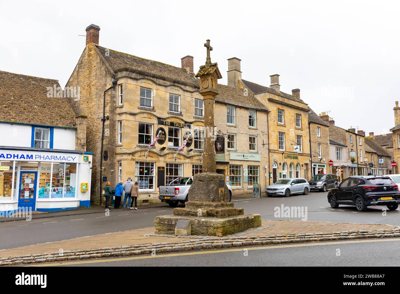 Stow on the Wold market square and cross with the Talbot pub and stone ...